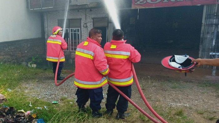 Ruko Bengkel Las di Gampong Ujung Blang Terbakar - Serambinews.com