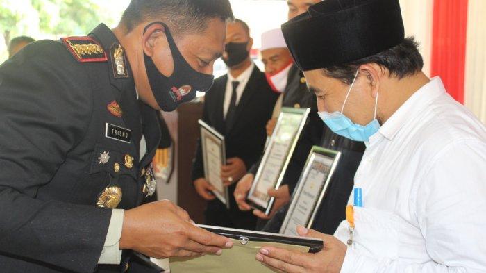 Kapolresta Banda Aceh Anugerahi Penghargaan atas Dedikasi Tinggi Anggota Polri, Ini Nama ...