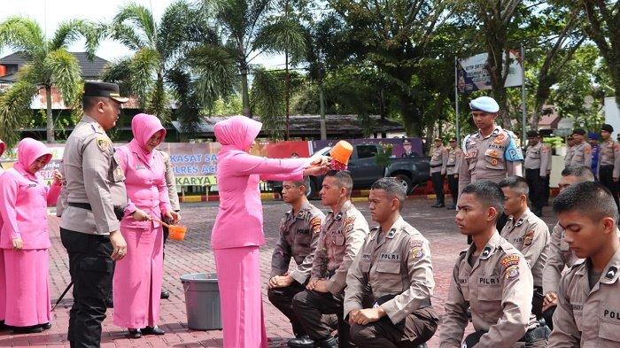 10 Bintara Remaja Disambut dengan Upacara Tradisi - Serambinews.com