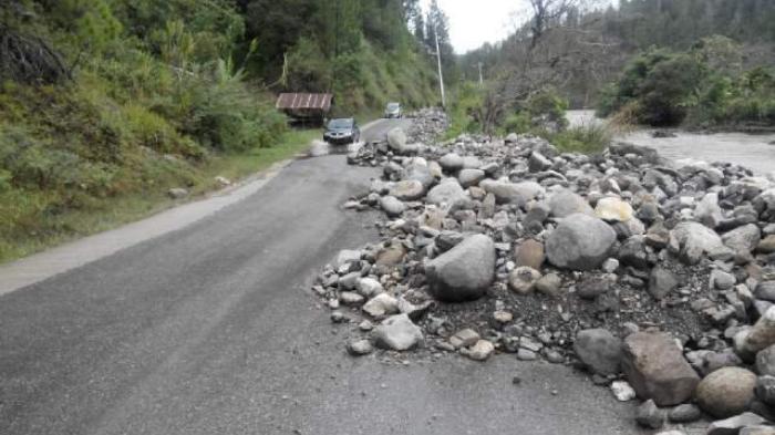 Sirtu Menumpuk di Jalan Rikit Gaib - Serambinews.com
