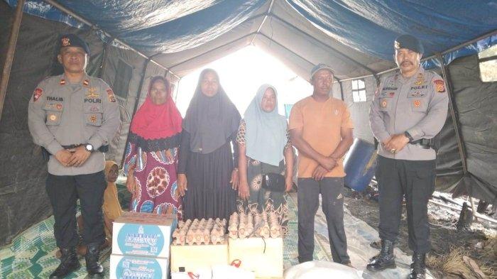 2 KK Korban Kebakaran di Kuala Langsa Tempati Tenda Sementara, Brimob Aramiyah Salurkan Sembako ...