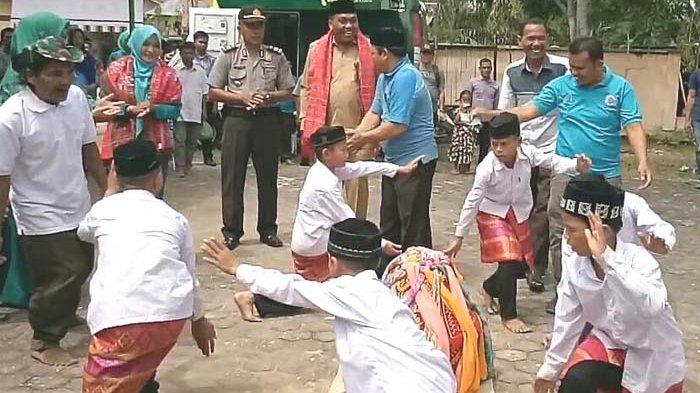 Tari Dampeng, Kesenian Adiluhung Penyambut Tamu Agung - Serambinews.com