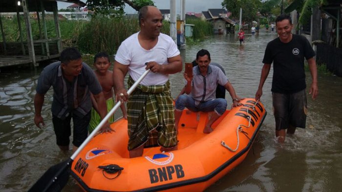 Perahu Karet Banjir