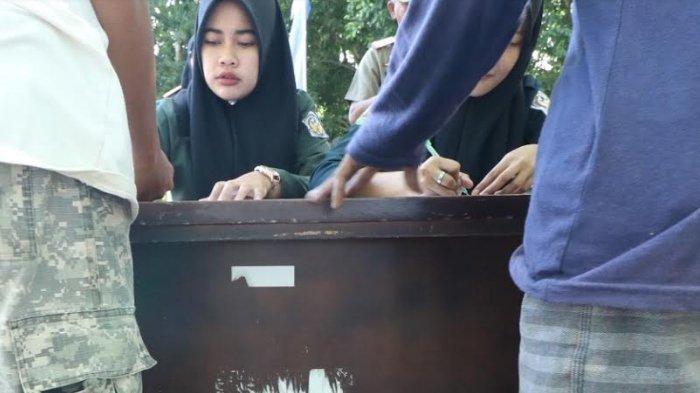 Duduk Mengangkang Cewek-cewek Ini Ditangkap WH, Ini Cara Duduk yang ...