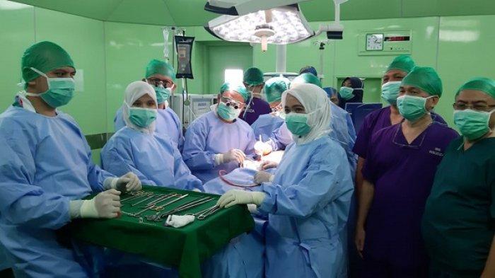 Pertama Kalinya, RSUZA Banda Aceh Berhasil Operasi Cangkok Ginjal Istri ...