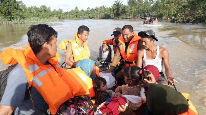 Banjir di Aceh Timur Bersangsur Surut, Tinggal 3 Desa Lagi ...