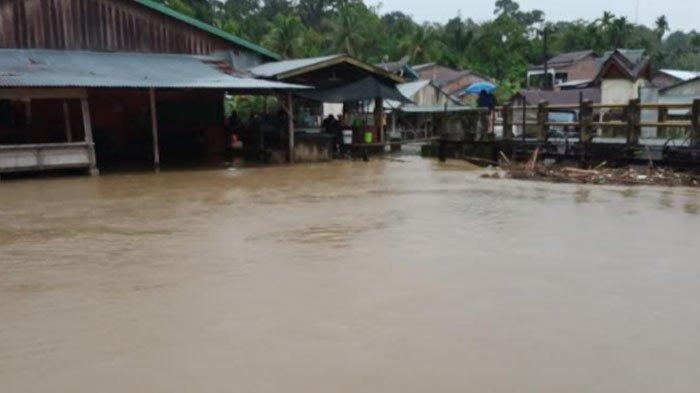 Banjir Kepung Dua Desa di Nagan Raya - Serambinews.com