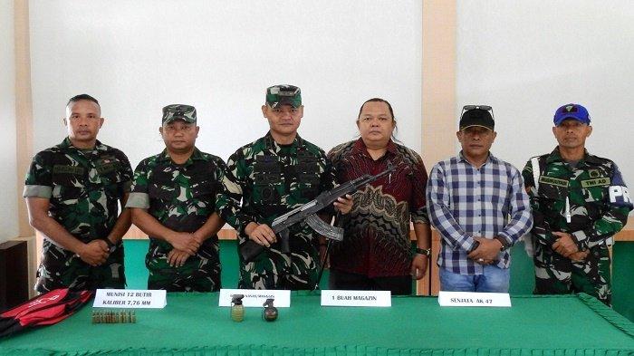 Satu Pucuk AK-47, Dua Granat Standar dan 12 Munisi Diserahkan Ke Kodim ...