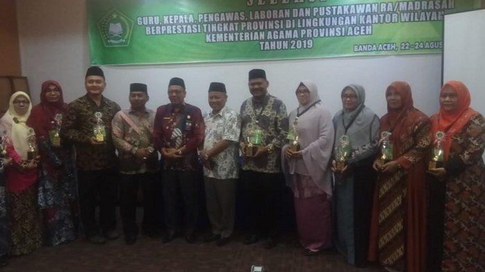 Tujuh Guru dan Tenaga Kependidikan Kankemenag Bireuen Raih Juara - Serambinews.com
