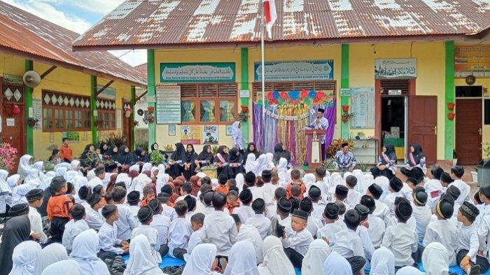Aneka Kegiatan Meriahkan Peringatan Hari Guru Nasional di Bireuen - Serambinews.com