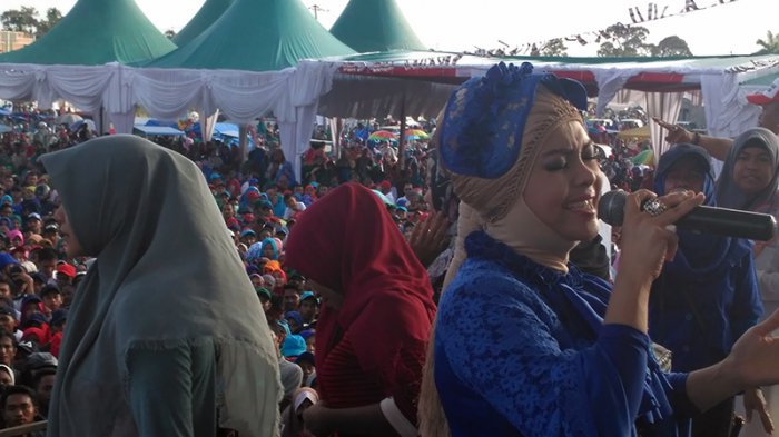 Iyet Bustami Meriahkan Kampanye Hamdan Sati - Serambinews.com