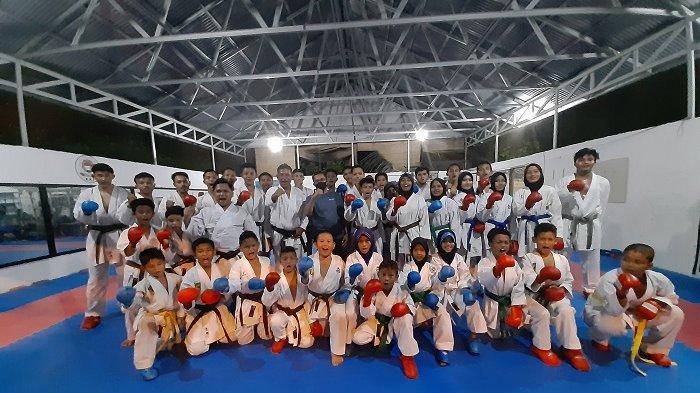 Kunjungi Tempat Latihan Karate Perguruan KKI, Ini Kata Kajari ...