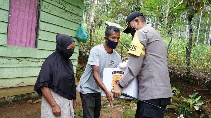 Kapolres Pidie Terobos Pedalaman Tangse Serahkan Bansos, Mobil Sempat ...