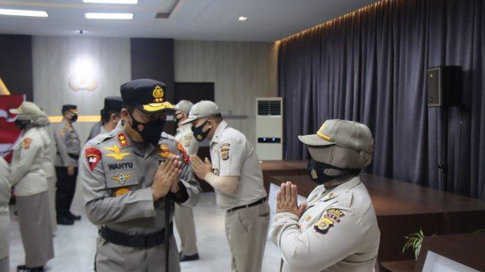 16 PNS Polda Aceh Naik Pangkat - Serambinews.com