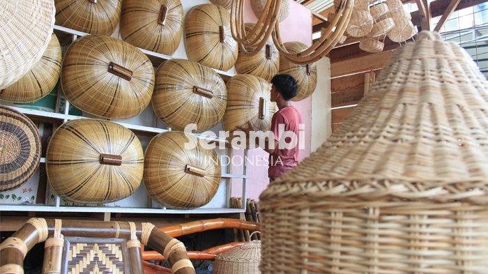 FOTO-FOTO - Kerajinan Rotan Aceh yang Menembus Pasar Nasional ...