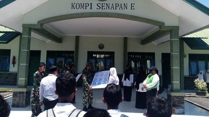 Puluhan Murid SMP Setia Bakti Kunjungi Kompi E, Ini Tujuannya - Serambinews.com