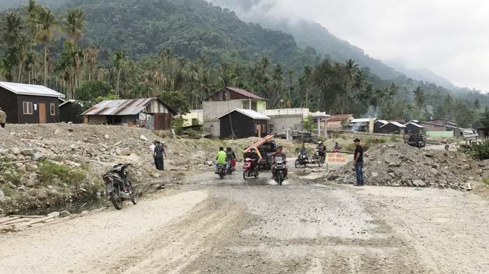 Jalan Rusak Segera Diperbaiki - Serambinews.com