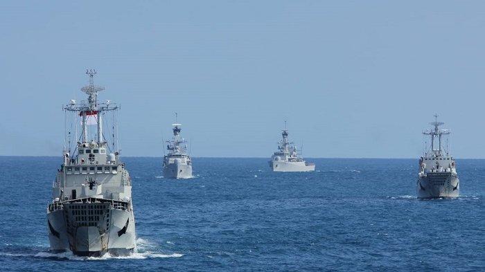 Siaga Tempur Operasi Amfibi, Sejumlah KRI Bentuk Formasi Tabir ...