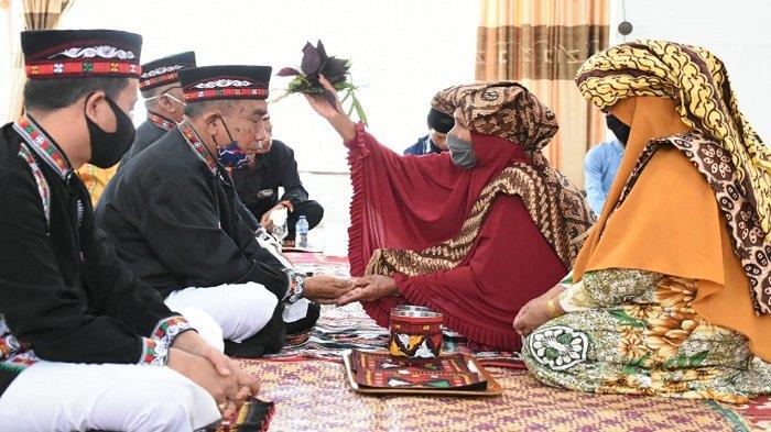 Bupati Aceh Tengah Kukuhkan Pengurus Majelis Adat Gayo - Serambinews.com