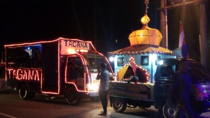 Pawai Mobil Hias Meriahkan Malam Takbiran di Nagan Raya - Serambinews.com