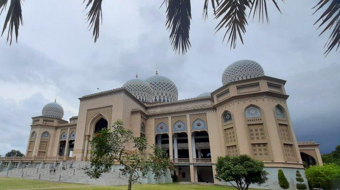 Tgk Husni Penceramah Jelang Shalat Tarawih Minggu Malam Ini di Islamic ...