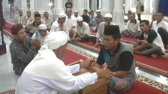 Muallaf dan Kepedulian Kita - Serambinews.com