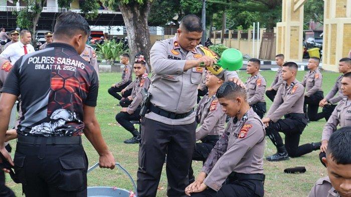 Wakapolres Sabang Pimpin Upacara Pembinaan Tradisi Bintara Remaja Gelombang II - Serambinews.com