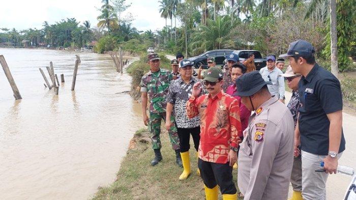 30 Meter Daratan Kampung Marlempang, Aceh Tamiang Hanyut Dibawa Banjir - Serambinews.com