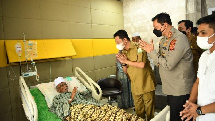 Pj Gubernur & Kapolda Jenguk Abu Tumin yang Dirawat di RSUDZA, Begini ...