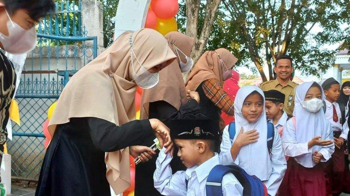 SD 2 Muhammadiyah Langsa Bentang Karpet Merah Sambut Anak Didik Barunya - Serambinews.com