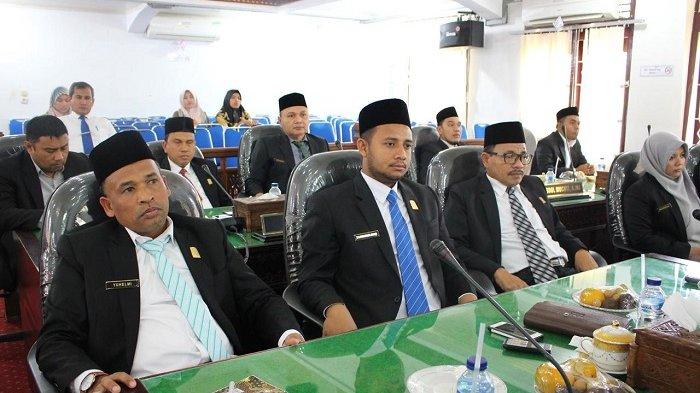 DPRK Aceh Besar Bentuk Fraksi, Ini Nama-Nama Fraksinya - Serambinews.com