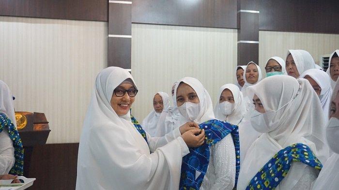 Ketua Badan Kontak Majelis Taklim Kota Langsa Kukuhkan PC BKMT ... Ketua Badan Kontak Majelis Taklim Kota Langsa Kukuhkan PC BKMT ...