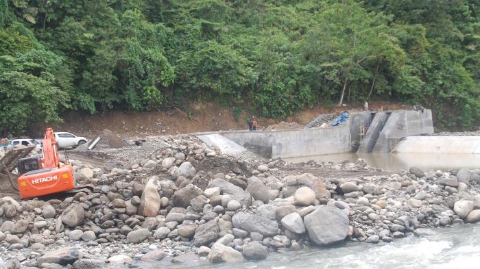 Tebing Sungai Dihantam Erosi - Serambinews.com