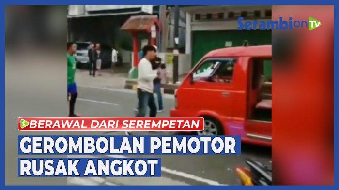 VIDEO - Viral Gerombolan Pemotor Rusak Angkot, Berawal dari Serempetan ...