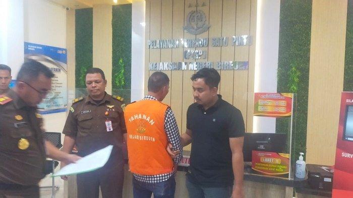 Tim Kejari Bireuen Tangkap DPO Kasus Penipuan - Serambinews.com Tim Kejari Bireuen Tangkap DPO Kasus Penipuan - Serambinews.com