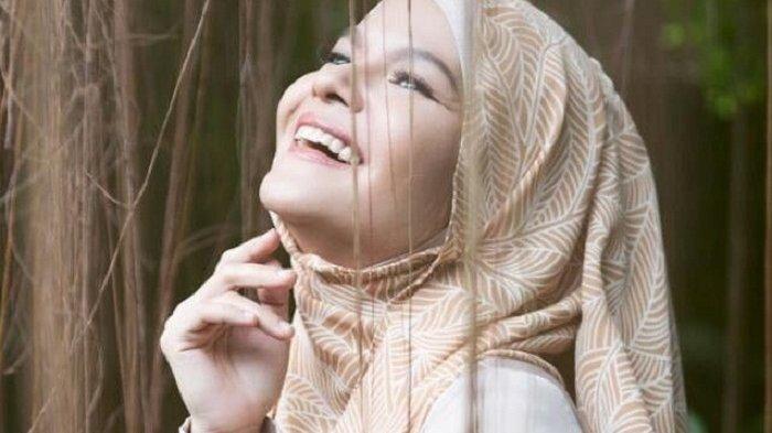 Terry Shahab Prioritaskan Anak Ketimbang Menyanyi - Serambinews.com