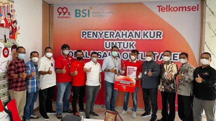 Telkomsel-Bank Syariah Indonesia Serahkan Bantuan KUR Untuk Permodalan ...