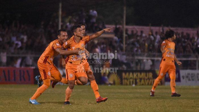 FOTO - FOTO: Lantak Laju Lantak Ayam Kinantan 2-0 - Serambinews.com