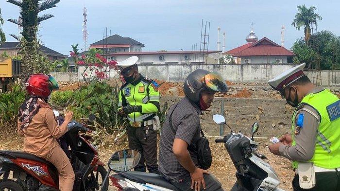 Hari Pertama Operasi Zebra, Masih Banyak Pengendara tak Gunakan Helm - Serambinews.com