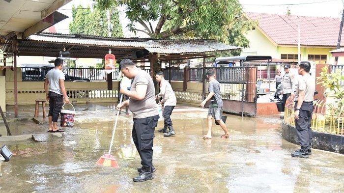 Ratusan Rumah Rusak akibat Banjir, Ribuan Warga Mengungsi - Serambinews.com