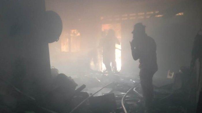 Diduga Konsleting Listrik, Rumah Semi Permanen Milik Warga Langsa Ludes Terbakar - Serambinews.com