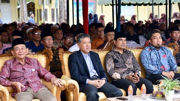 Forum Silaturrahmi Aceh Rayeuk. Peusijuek Rektor UIN Ar-Raniry - Serambinews.com