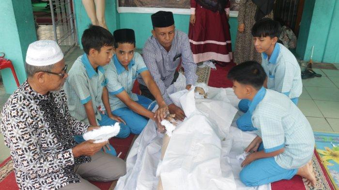 Siswa MtSS HBS Meulaboh Dibekali Pengetahuan Mengurus Jenazah ...