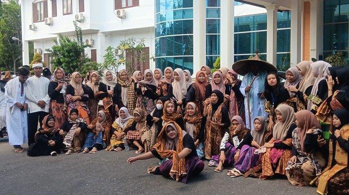 Mahasiswa Unsam Langsa Praktik Budaya Tradisional Khas Aceh, Dari Silop ...
