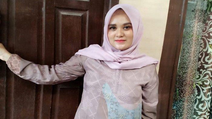 Rahma Yani, Wanita Cantik yang Hobi Menyanyi dan Eksis di Medsos - Serambinews.com