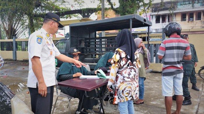 Petugas Gabungan Razia Busana di Meulaboh, Wanita Berpakaian Ketat & Pria Bercelana Pendek ...