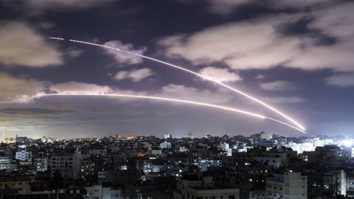 Memasuki 450 Hari Perang, Pejuang Palestina Tembakkan 5 Roket ke Israel ...