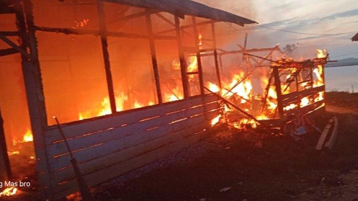 Satu Rumah Konstruksi Kayu di Aceh Timur Ludes Terbakar, Kerugian Capai Puluhan Juta Rupiah ...