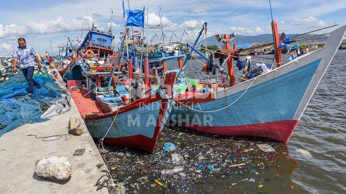 FOTO - FOTO: Sampah Plastik di Pelabuhan Perikanan Samudera Lampulo ...