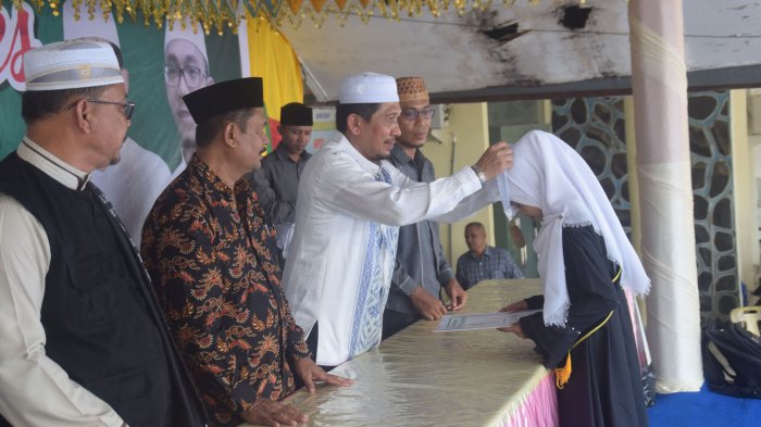 Mahad Tahfidzul Quran Al-Malasyi Pijay Wisuda 98 Santri Angkatan V - Serambinews.com
